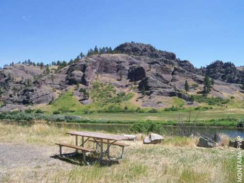 Hardy Bridge Fishing Access Site - Cascade, Montana