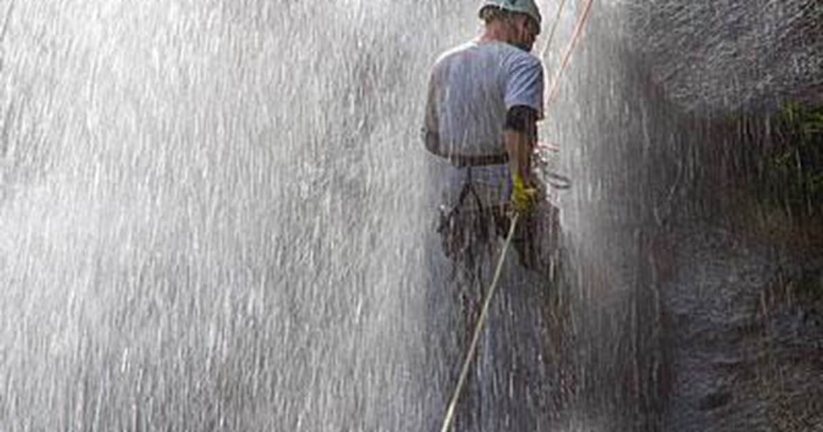 Waterfall Rappelling, Stann Creek District
