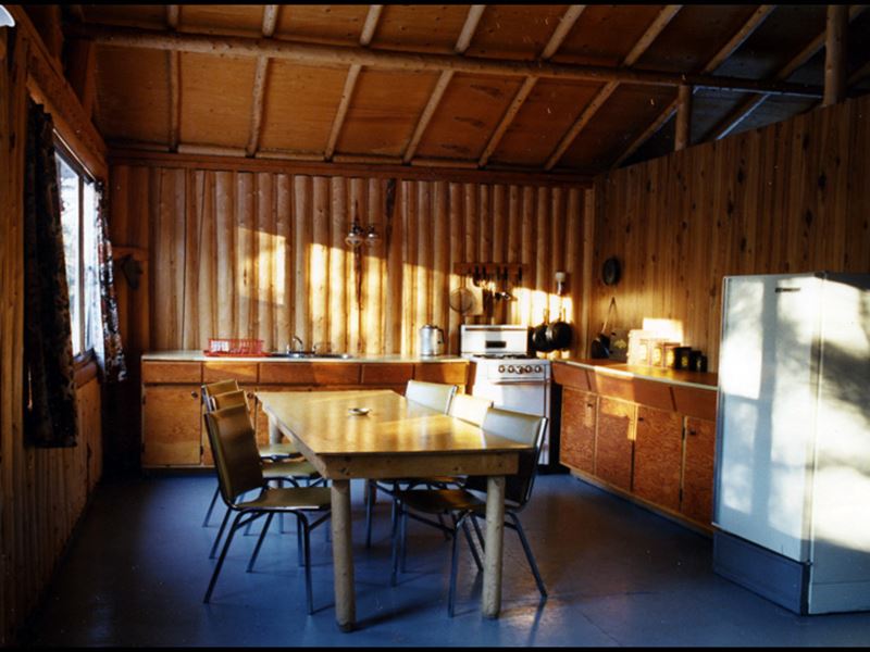 Chimo Lodge, Kenora, Red Lake, Dryden, Sioux Lookout, Thunder Bay, Ontario