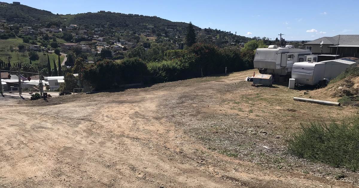 Residential Private full RV hook-up's - Lakeside, California