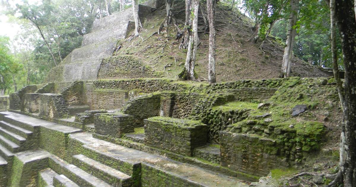 Cahal Pech Private Tour - San Ignacio, Cayo District