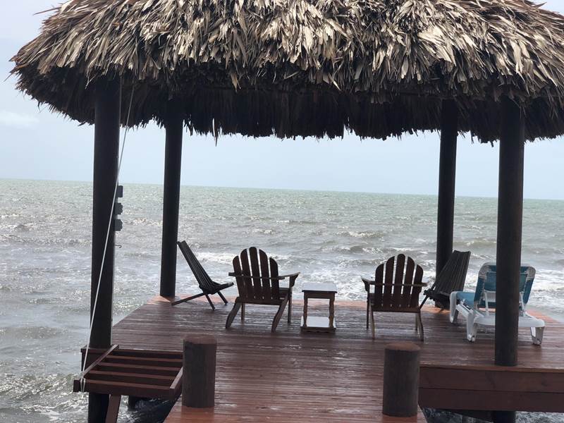 Shallow Bay Beach House - Hopkins, Stann Creek District