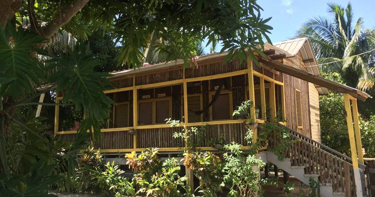 Yellow Bell Guest House - Gales Point, Belize District