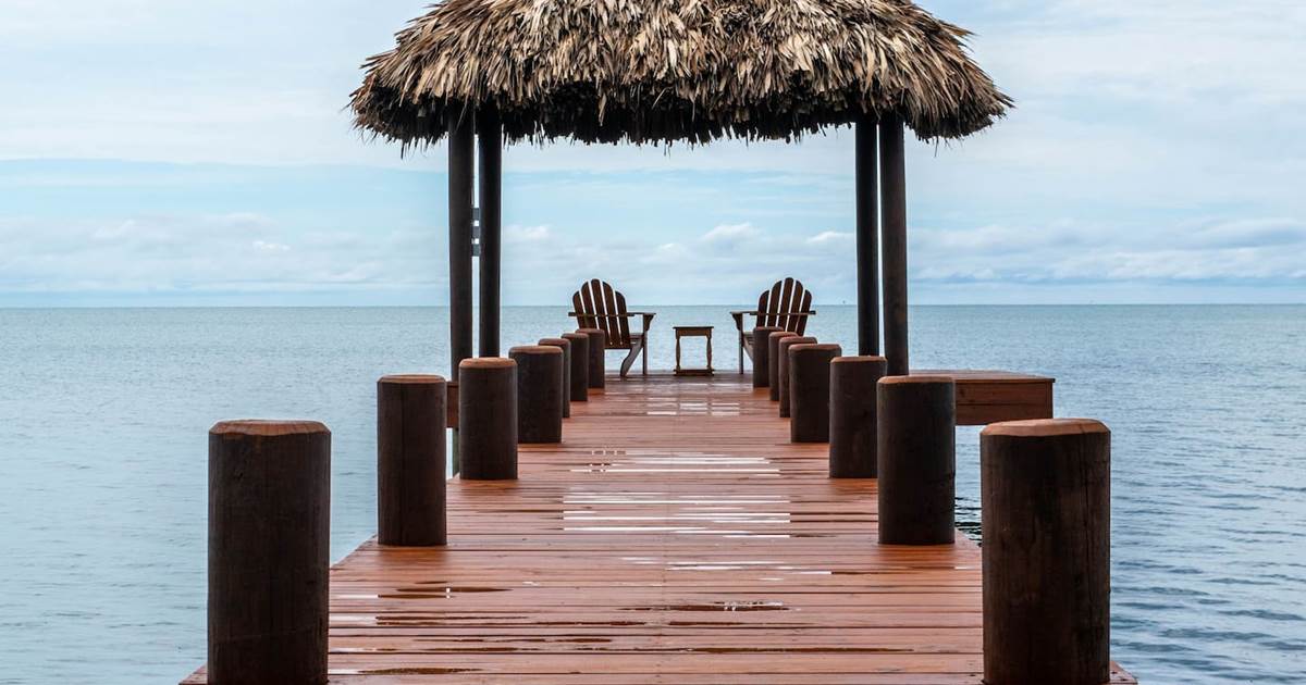 Shallow Bay Beach House - Hopkins, Stann Creek District